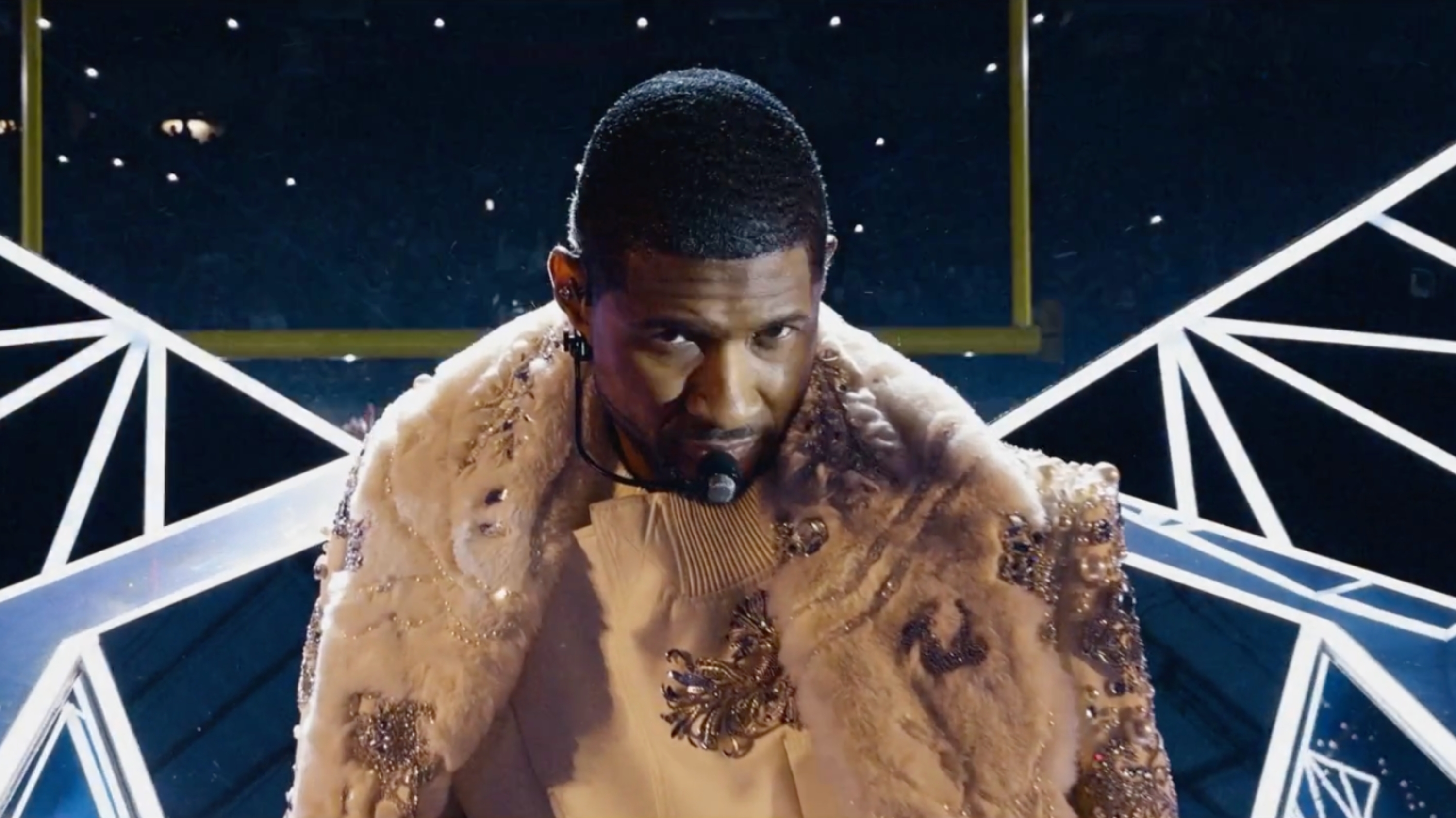 Bueno | If You Wanted A Closer Look At Ushers Halftime Show We Dont Blame You